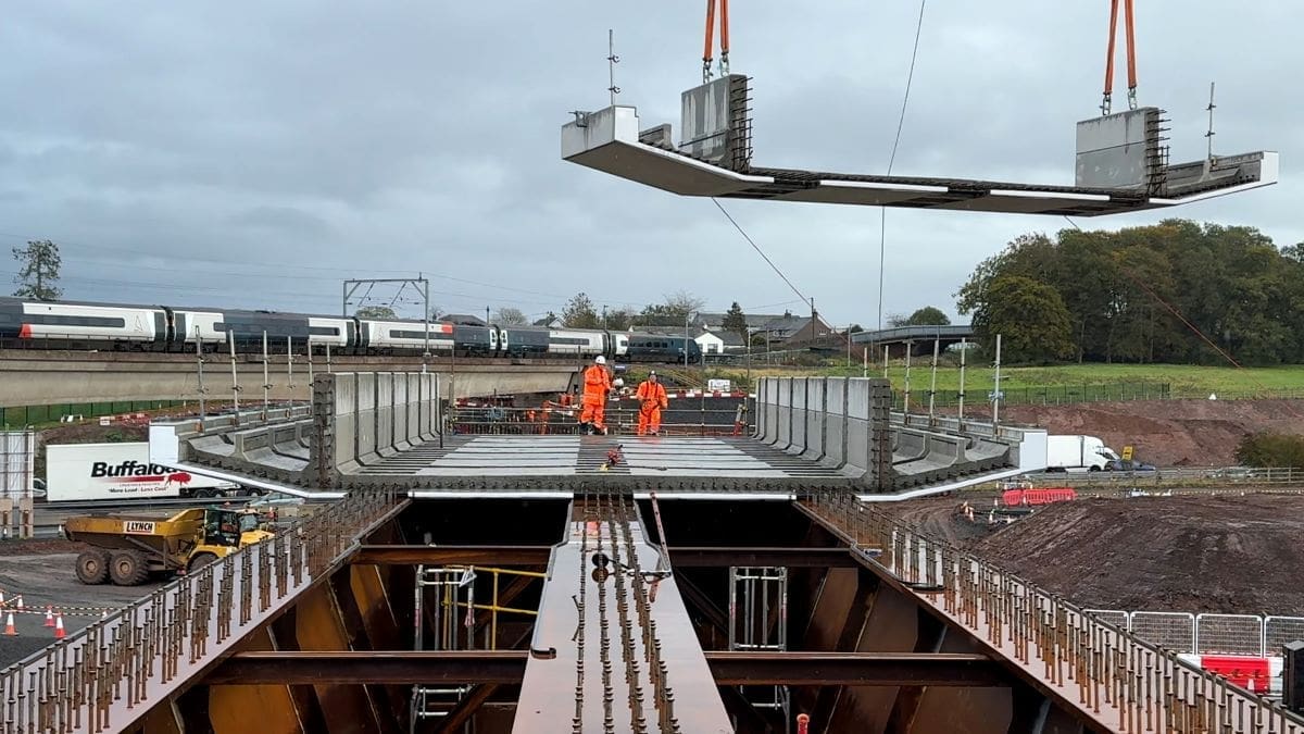 Time-lapse footage shows construction of huge railway bridge | Railways ...